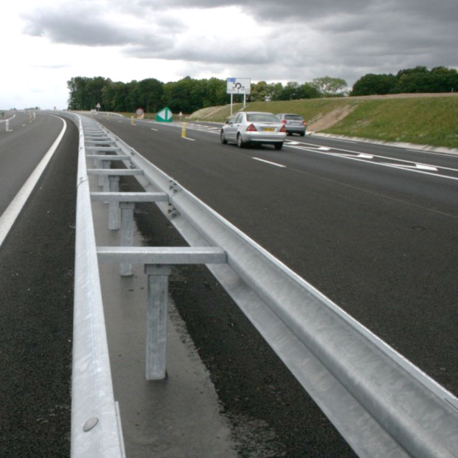 Barriera stradale in acciaio - DE2+R4 - Aximum