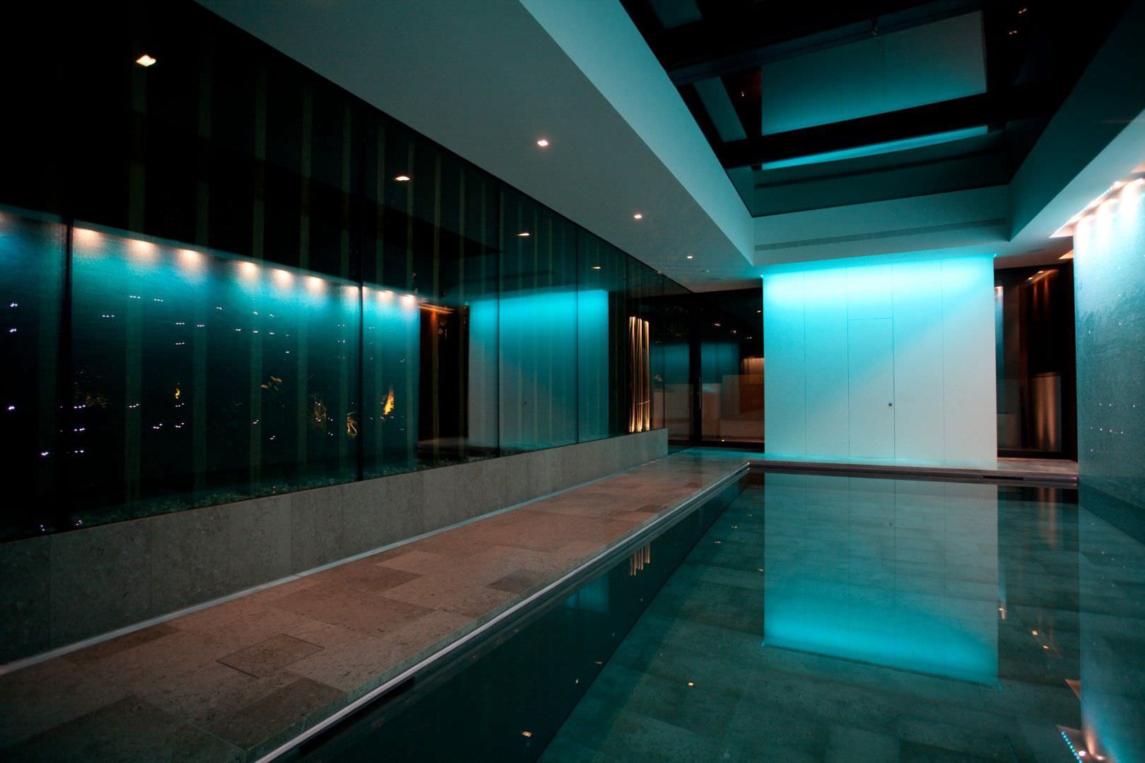 Piscina da interno - SURREY - GUNCAST SWIMMING POOLS - seminterrata ...