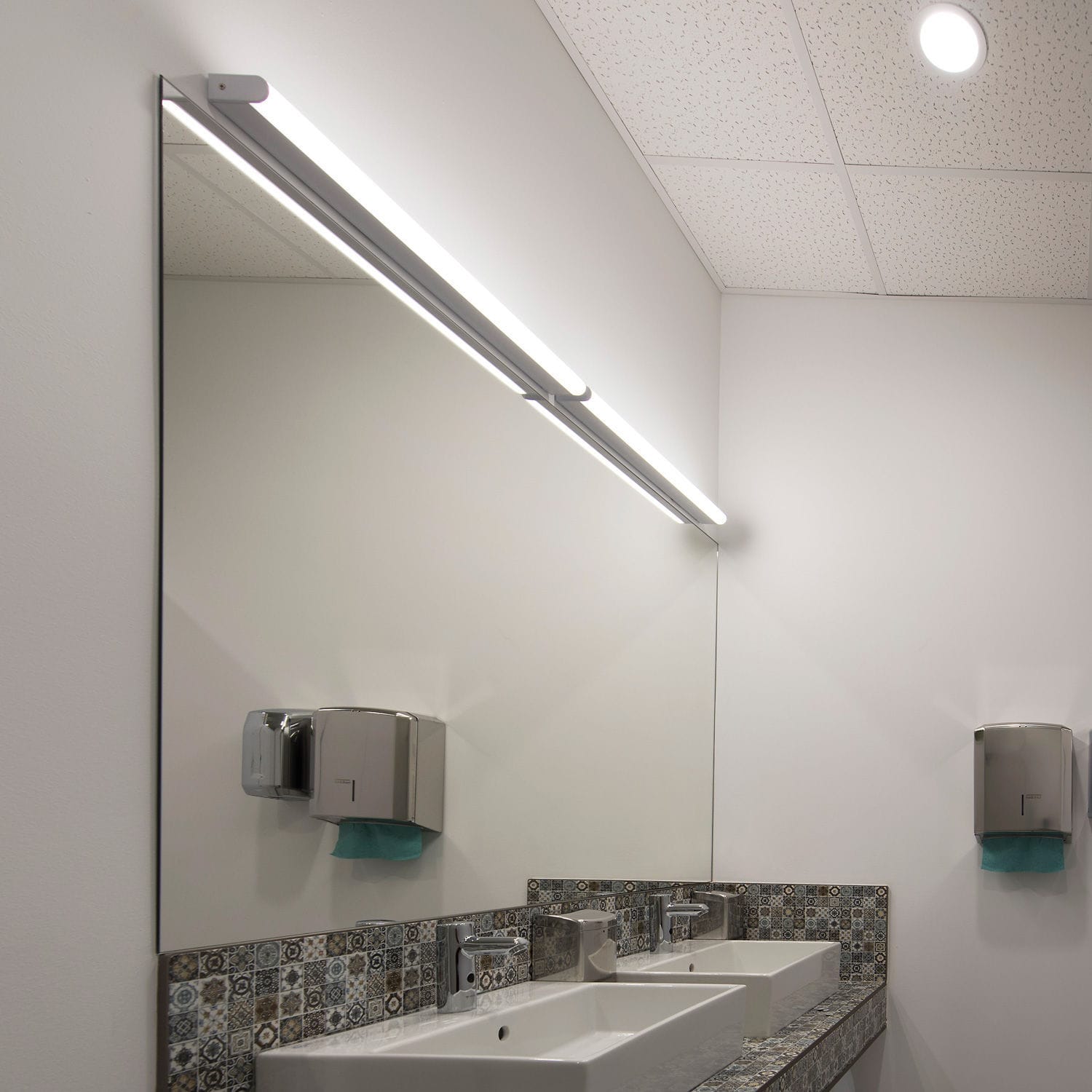 Luce LED - XMIRO - Arelux - lineare / IP44 / professionale