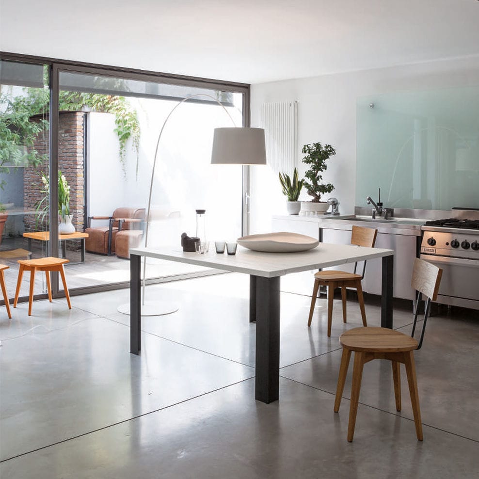 Tavolo contemporaneo - SMART - Devina Nais - in vetro / in ferro / con supporto in ferro