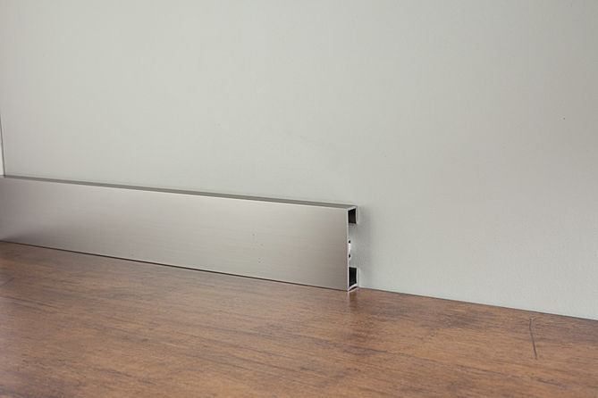 Battiscopa in alluminio - METAL LINE 89/613 - PROFILPAS - per circuito ...