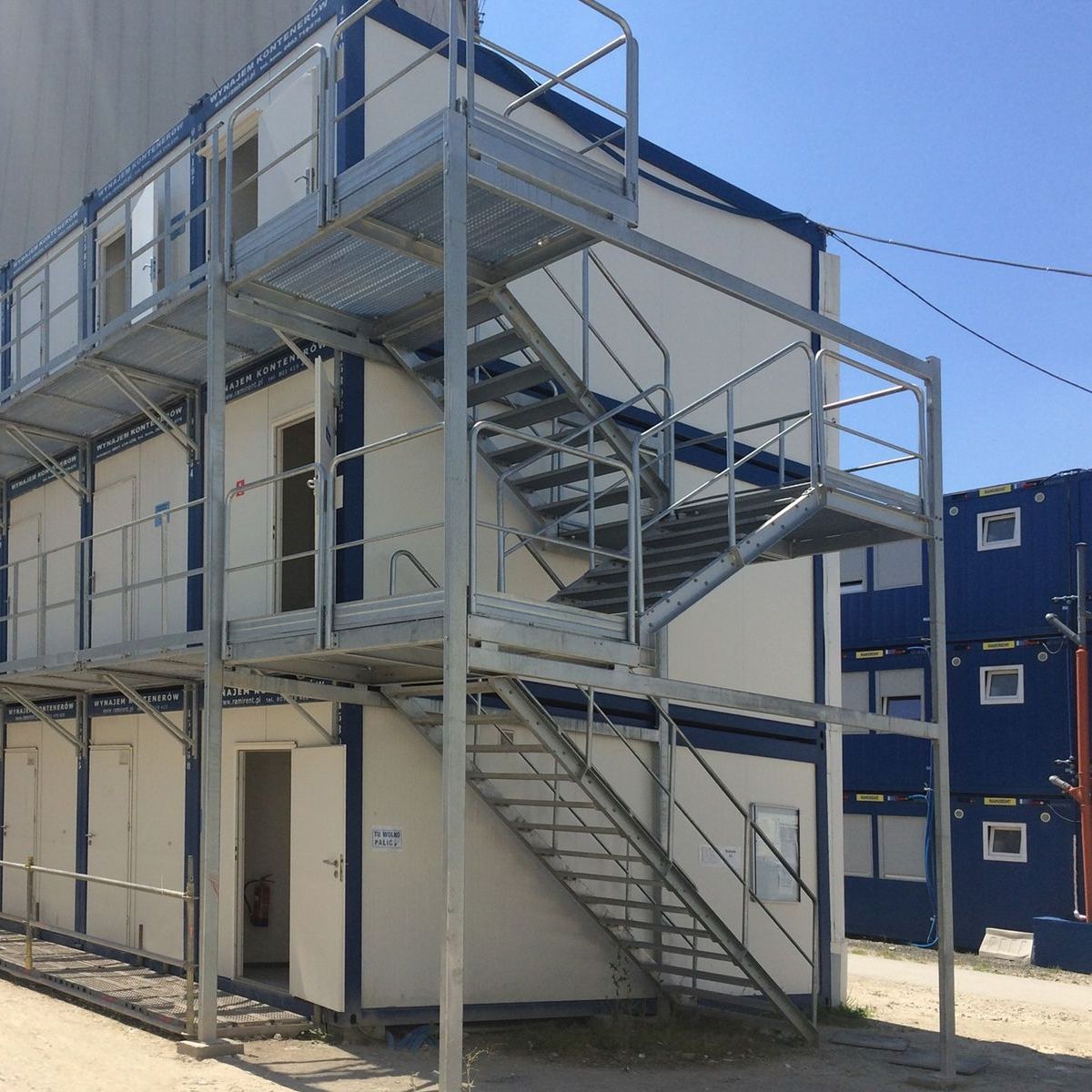Scala dritta - CONTAINER - TLC Sp. z o.o. - a U / con gradini in ...
