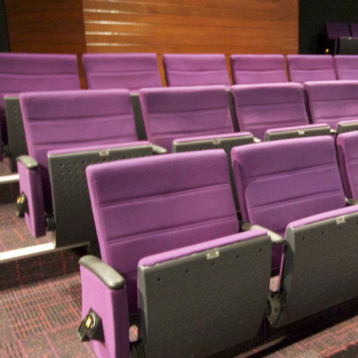 Sedia per auditorium moderna - Wrimatic™ ARC Max - FERCO SEATING ...