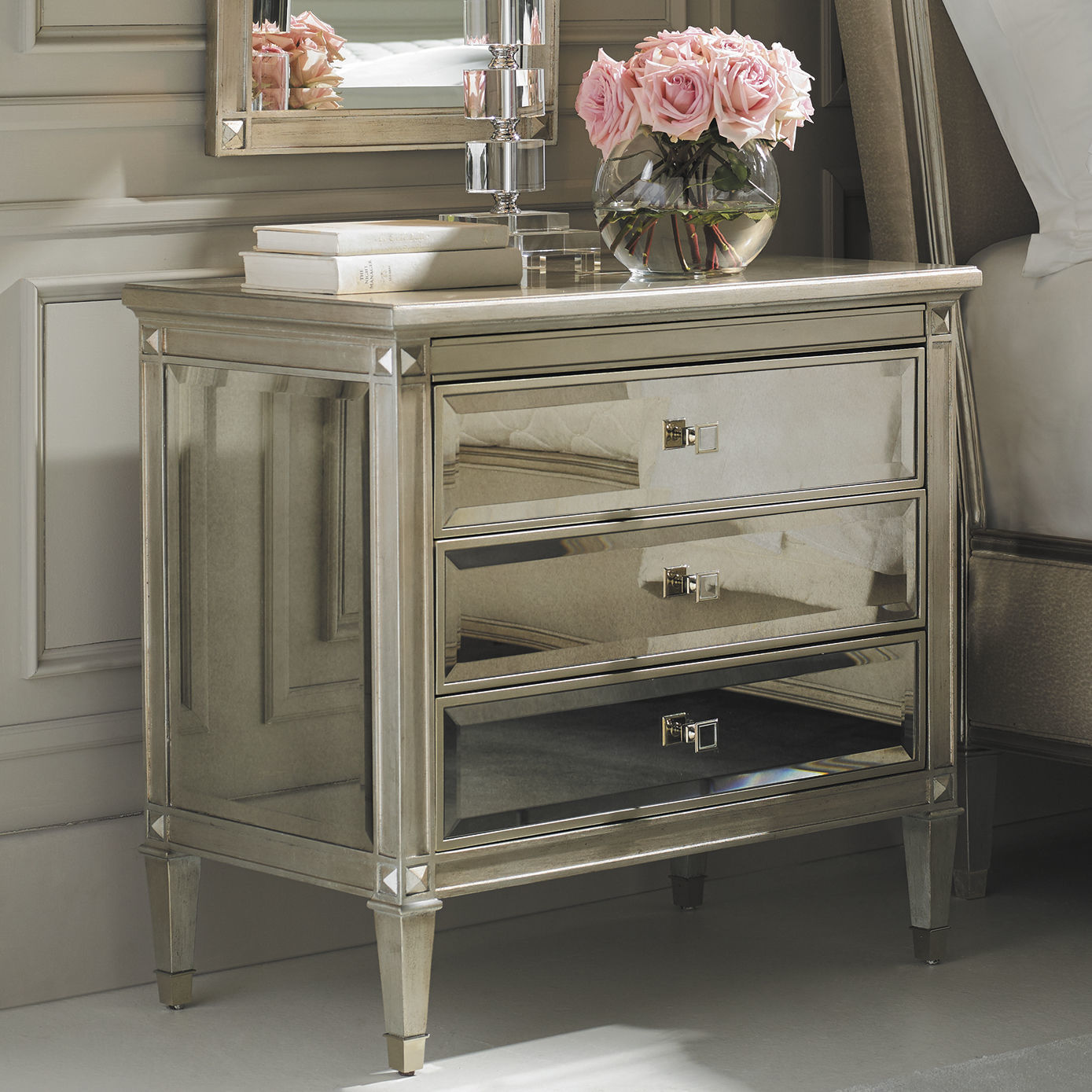 Comodino classico - A CLASSIC BEAUTY - CARACOLE - in legno / in vetro ...