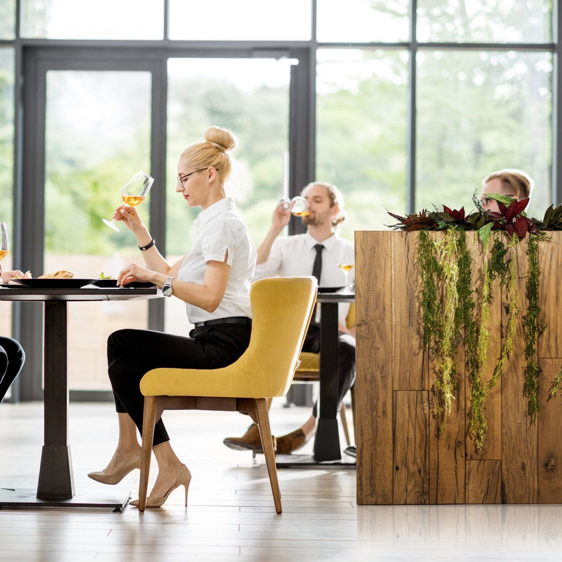 Scaffale mobile - DRAPE - LinfaDecor - contemporaneo / in rovere / contract