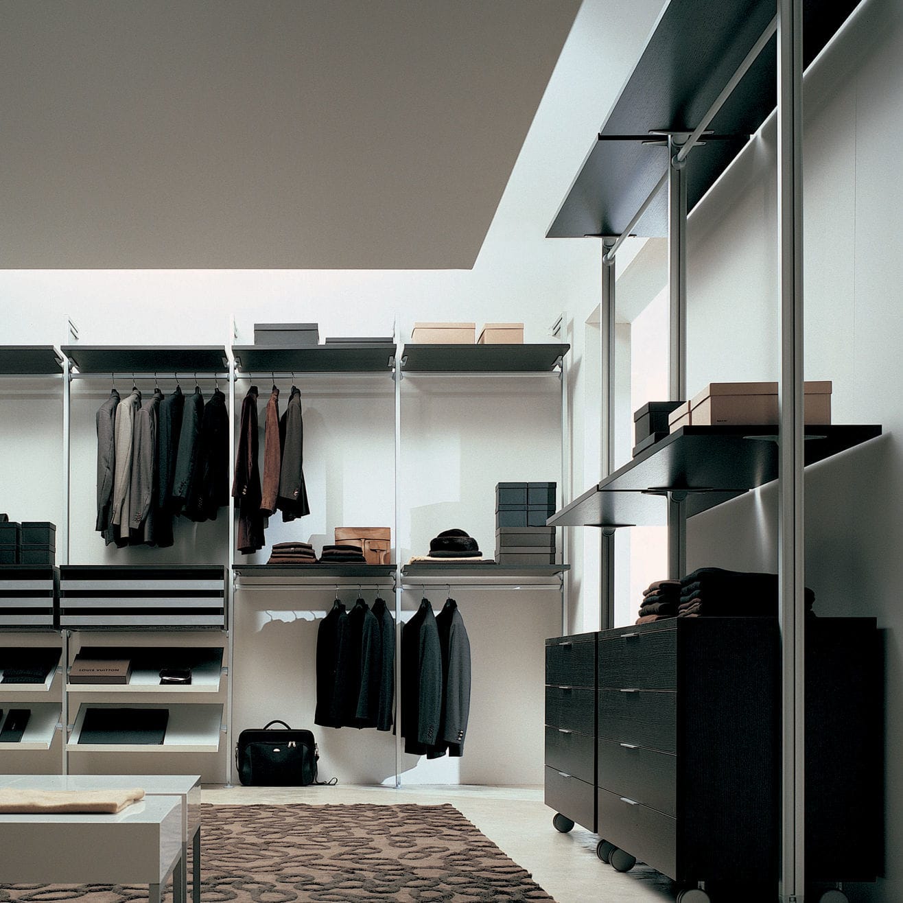 Cabina armadio con fissaggio a muro - FREE - Movi - modulare / contemporanea / in rovere