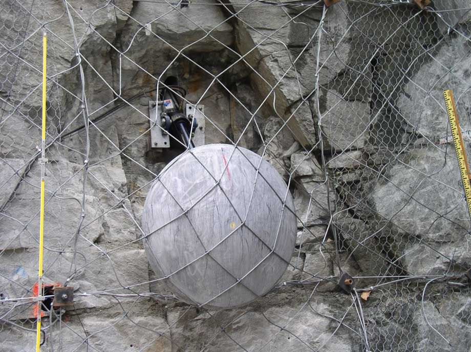 Rete paramassi - ROCKFALL – HEA PANELS & RING NETS - Maccaferri