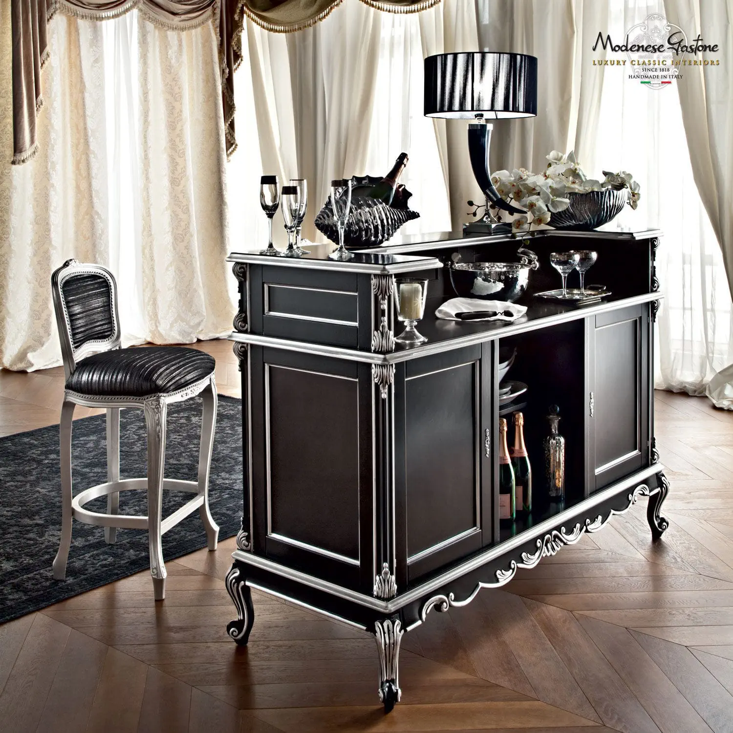 Mobile bar in stile CASANOVA Modenese Luxury Interiors in legno nero
