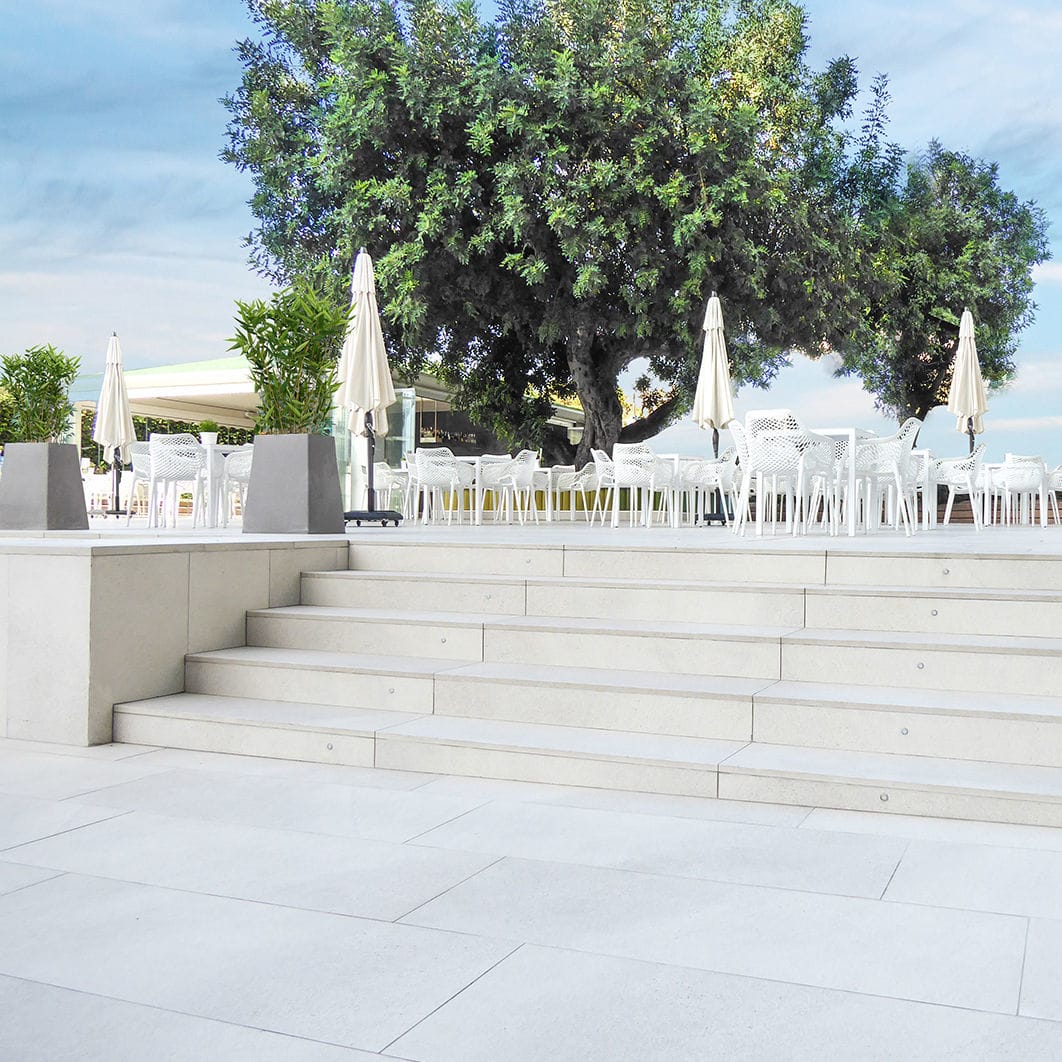 Rivestimento per scalino in gres porcellanato - Cerámica Mayor ...