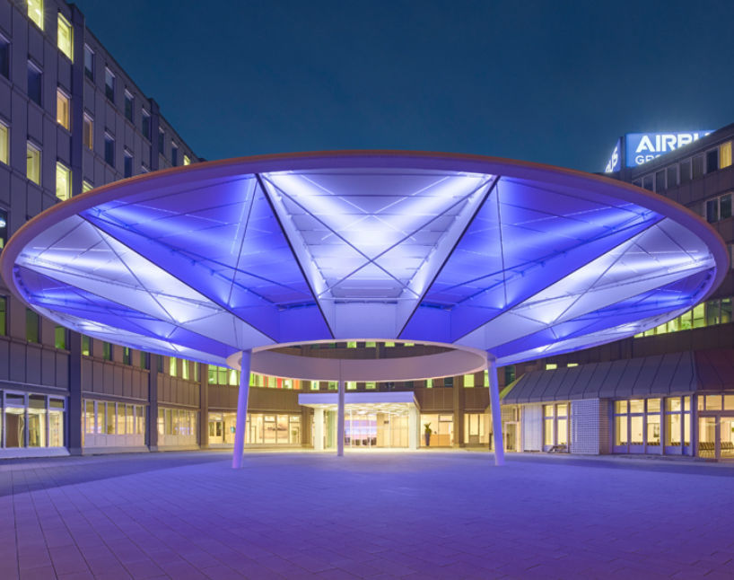 Pensilina per edificio ad uso pubblico - AIRBUS DEFENCE AND SPACE ETFE ...