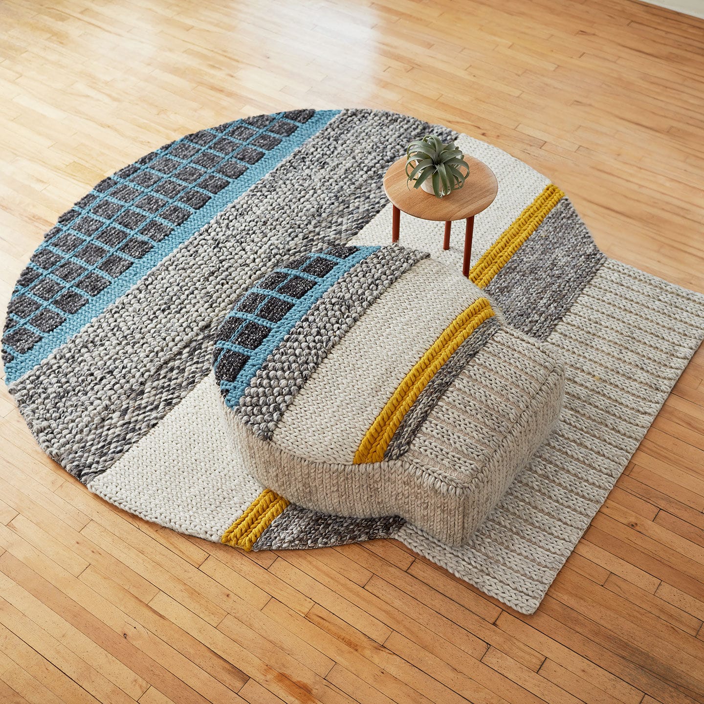 Pouf contemporaneo - MANGAS - Haworth Europe - in tessuto / ovale / grigio